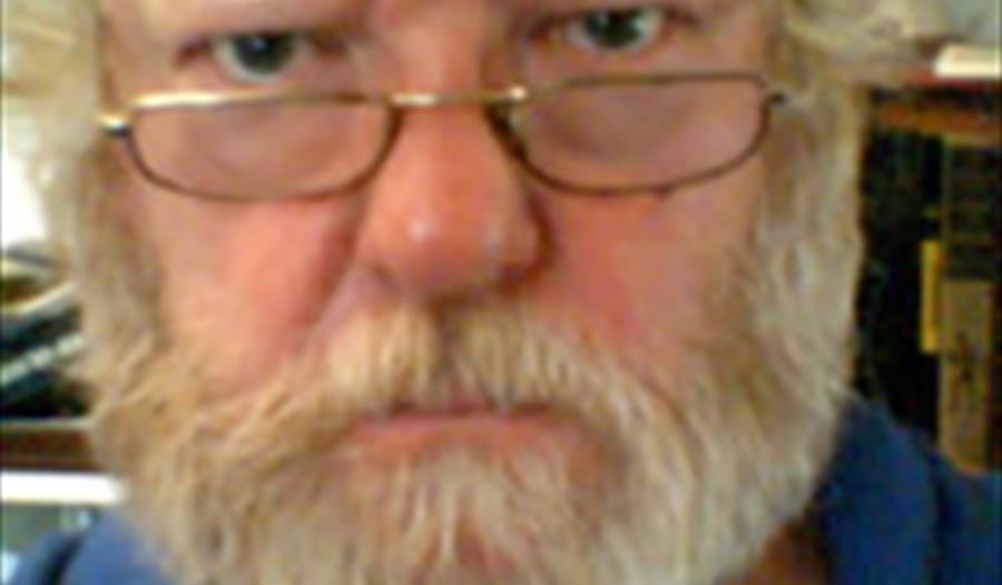 Tony Cottrell reads from his verses - Performance in Fowey - Fowey